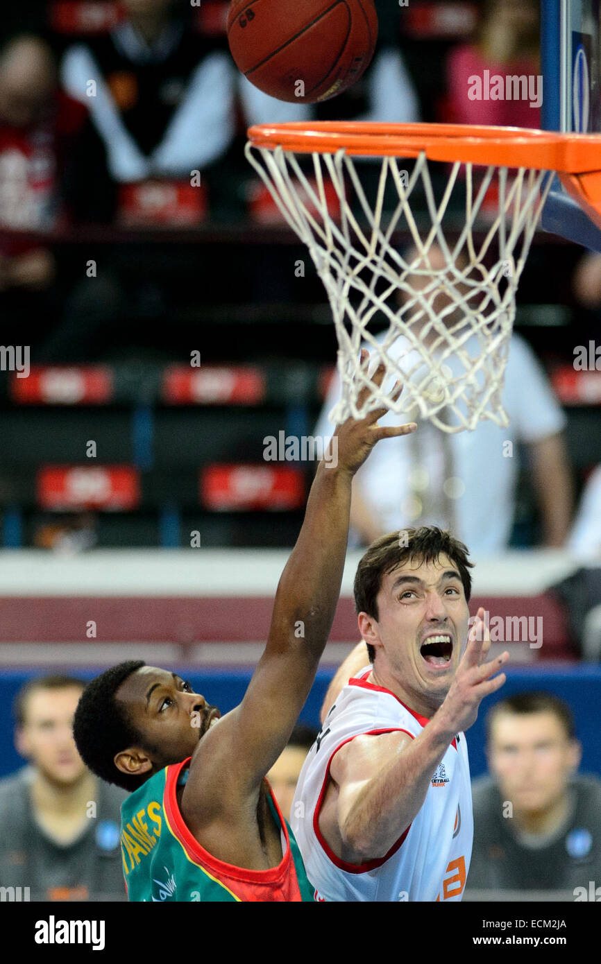 Bascetball hi-res stock photography and images - Alamy