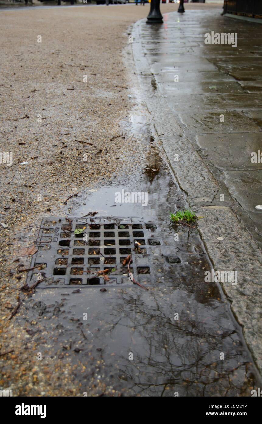 Puddle drain hi-res stock photography and images - Alamy