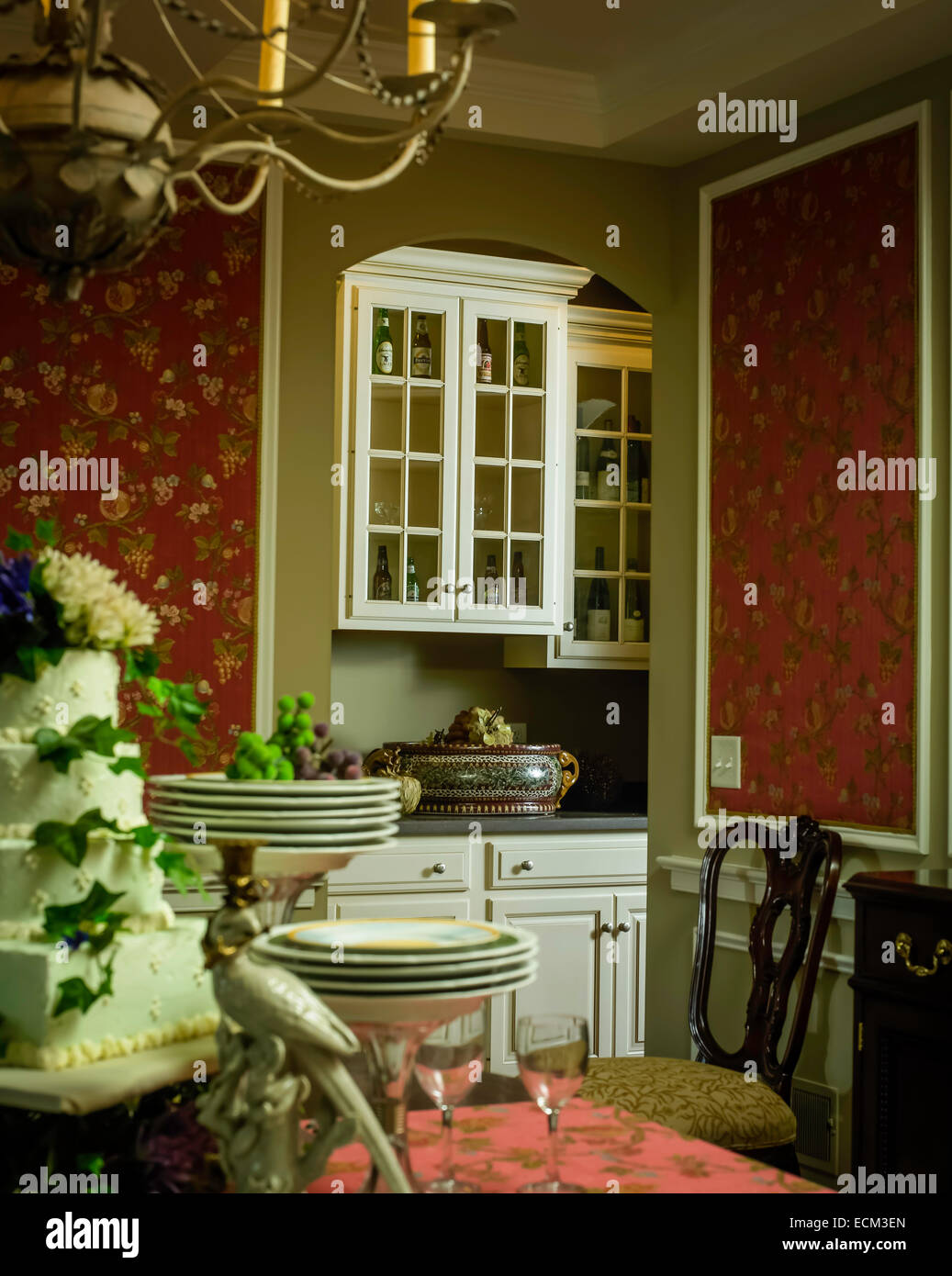 Wallpapering table hi-res stock photography and images - Alamy