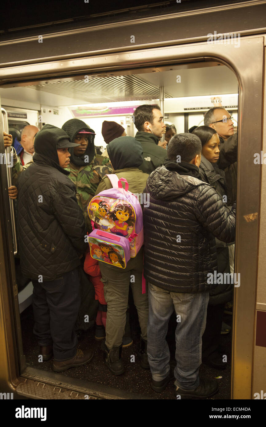 Packed subway car at the evening rush hour, Grand Central, NYC Stock ...