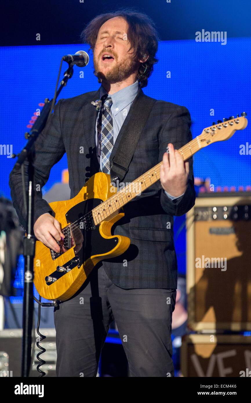 Inglewood, California, USA. 13th Dec, 2014. Guitarist MIKE EINZIGER of ...