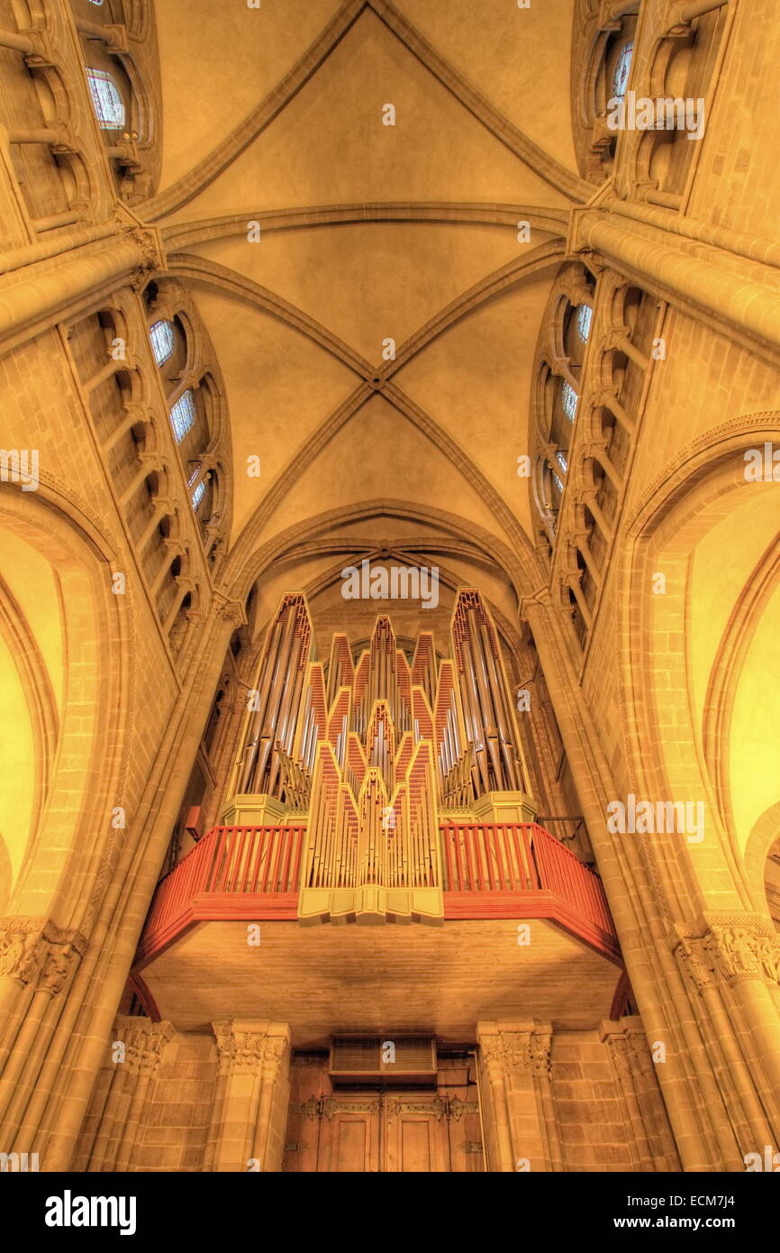 Geneva organ hi-res stock photography and images - Alamy