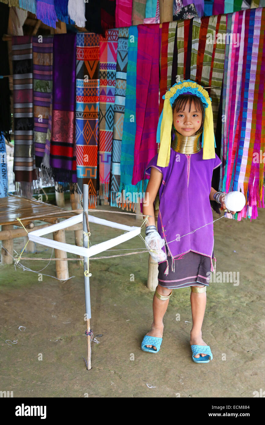 Giraffe women wearing brass rings on their necks in the Long Necked ...