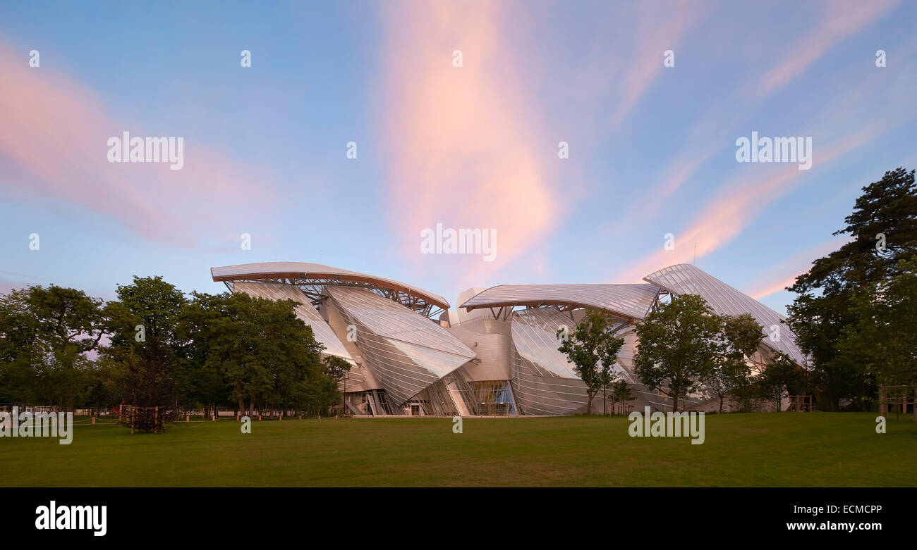 Fondation Louis Vuitton, Paris, France. Architect: Gehry Partners LLP ...
