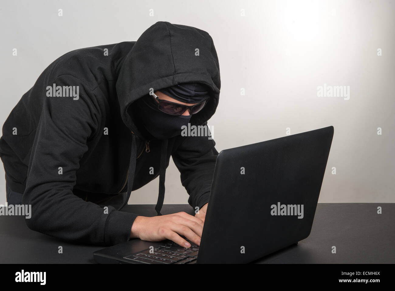 Hackers problem internet security hi-res stock photography and images ...