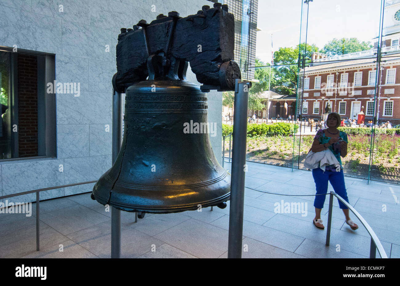 Philadelphia and the liberty bell hi-res stock photography and images ...