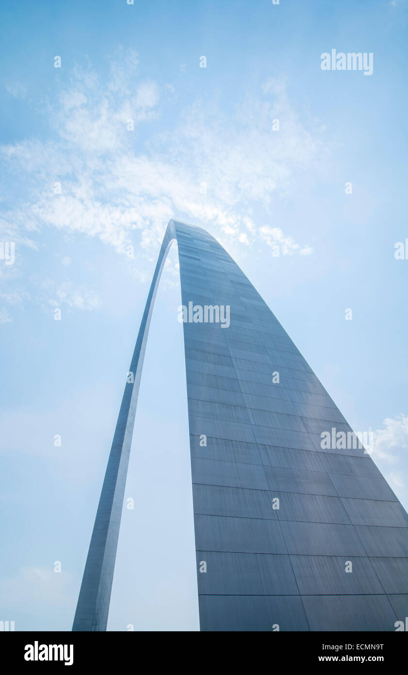 St Louis Missouri The Gateway Arch or St Louis Arch 630 feet high built ...