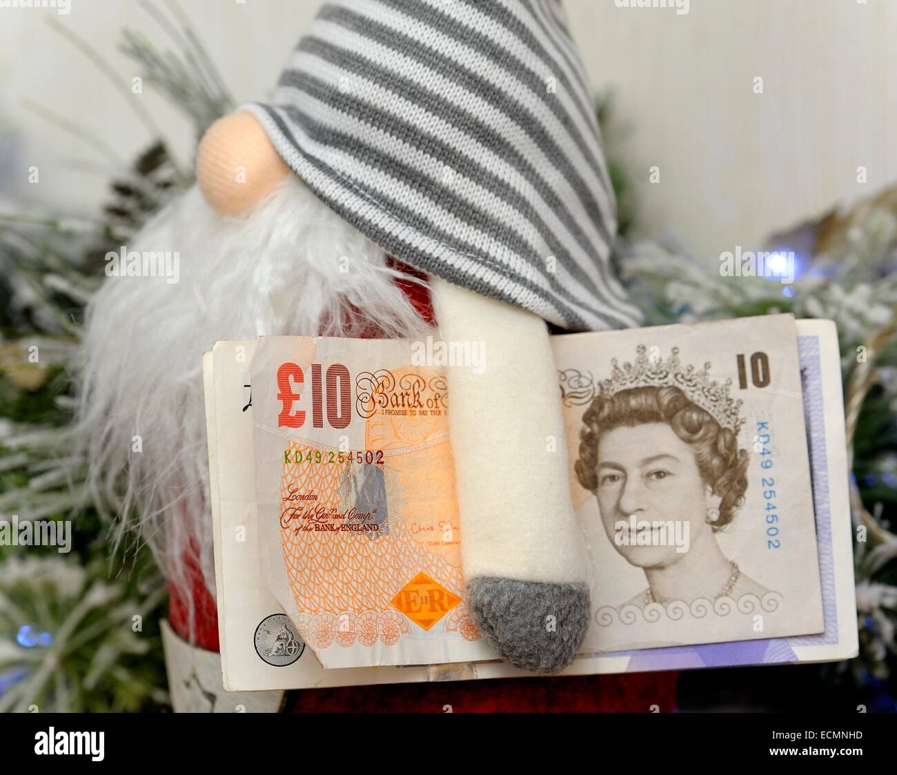 Carrying cash hi-res stock photography and images - Alamy