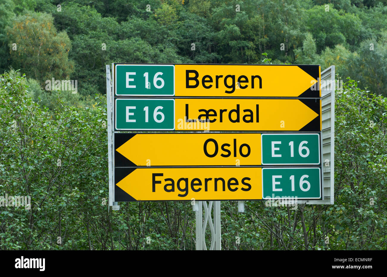 Oslo Bergen road sign in Norway showing cities between Stock Photo - Alamy