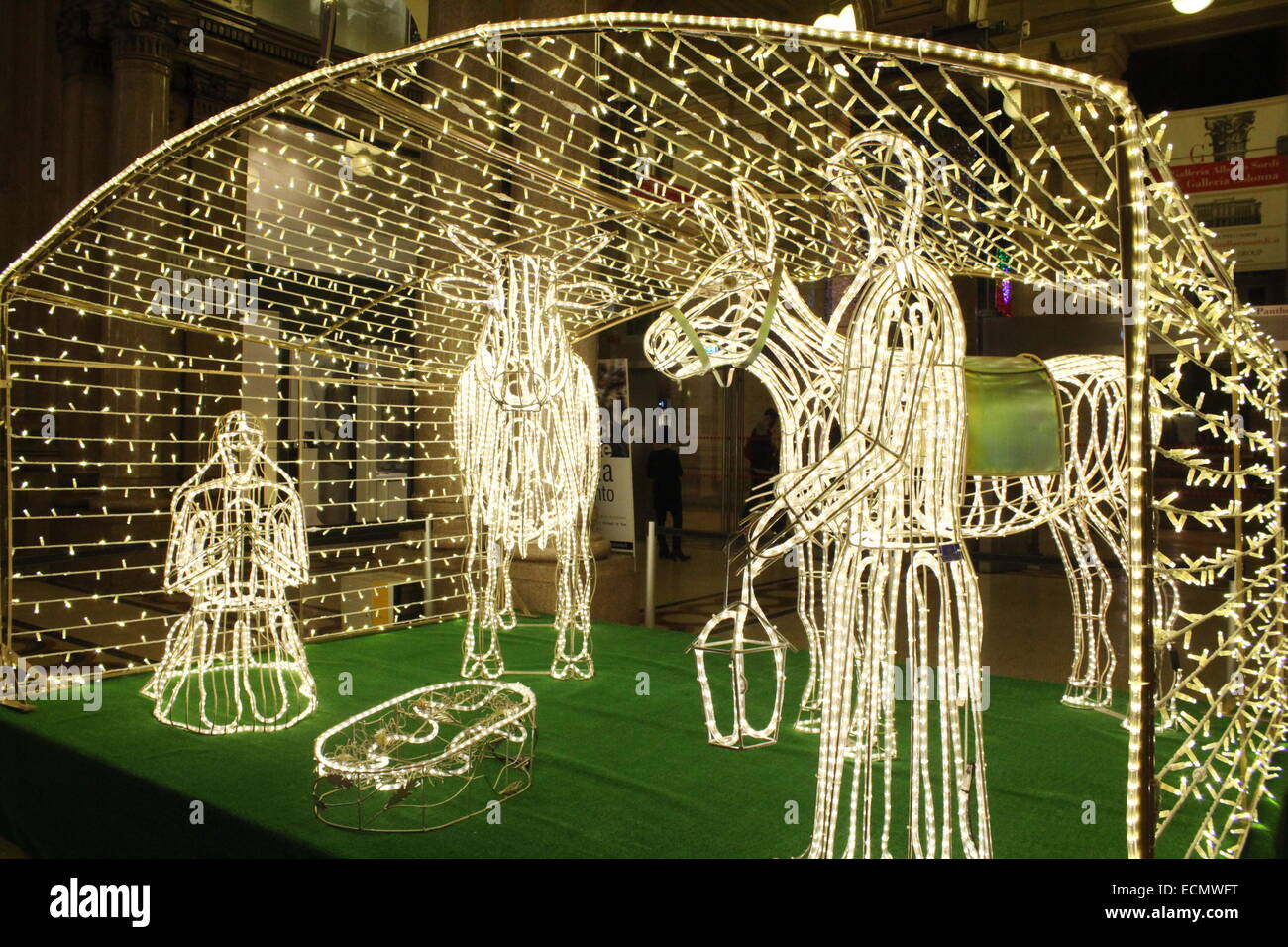 Modern nativity set hi-res stock photography and images - Alamy