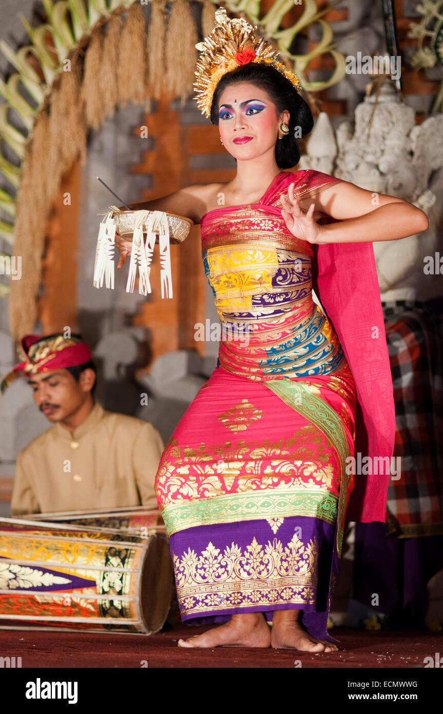 Dance called "Legong Dance" at the Palace of Ubud. Ubud-Bali ...