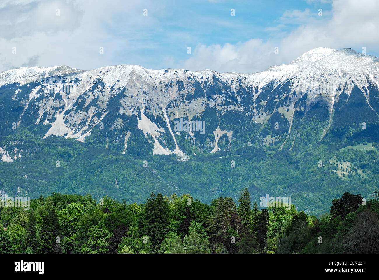 Hill with grass hi-res stock photography and images - Alamy