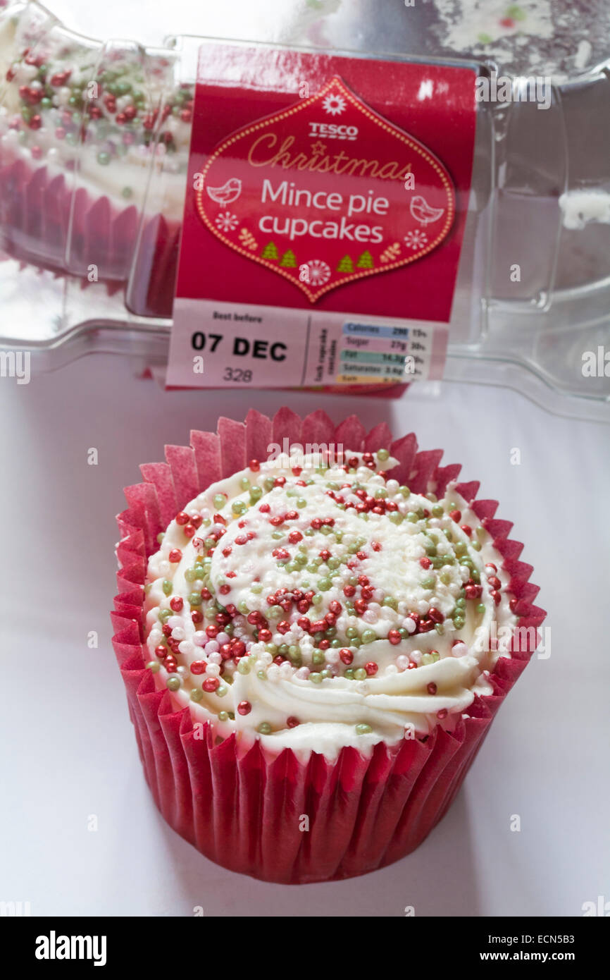 Tesco christmas mince pie cupcakes hi-res stock photography and images ...