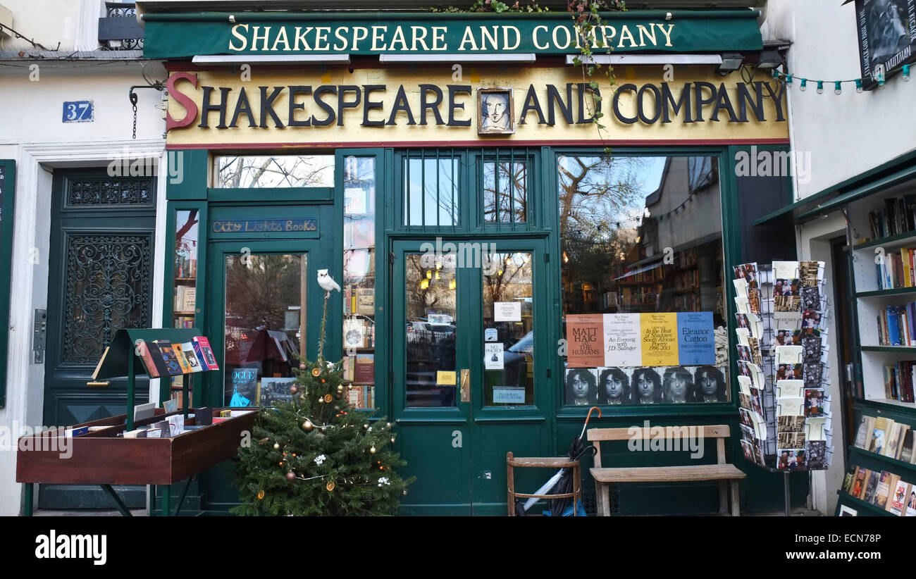 Shakespeare and Co, Paris Stock Photo - Alamy