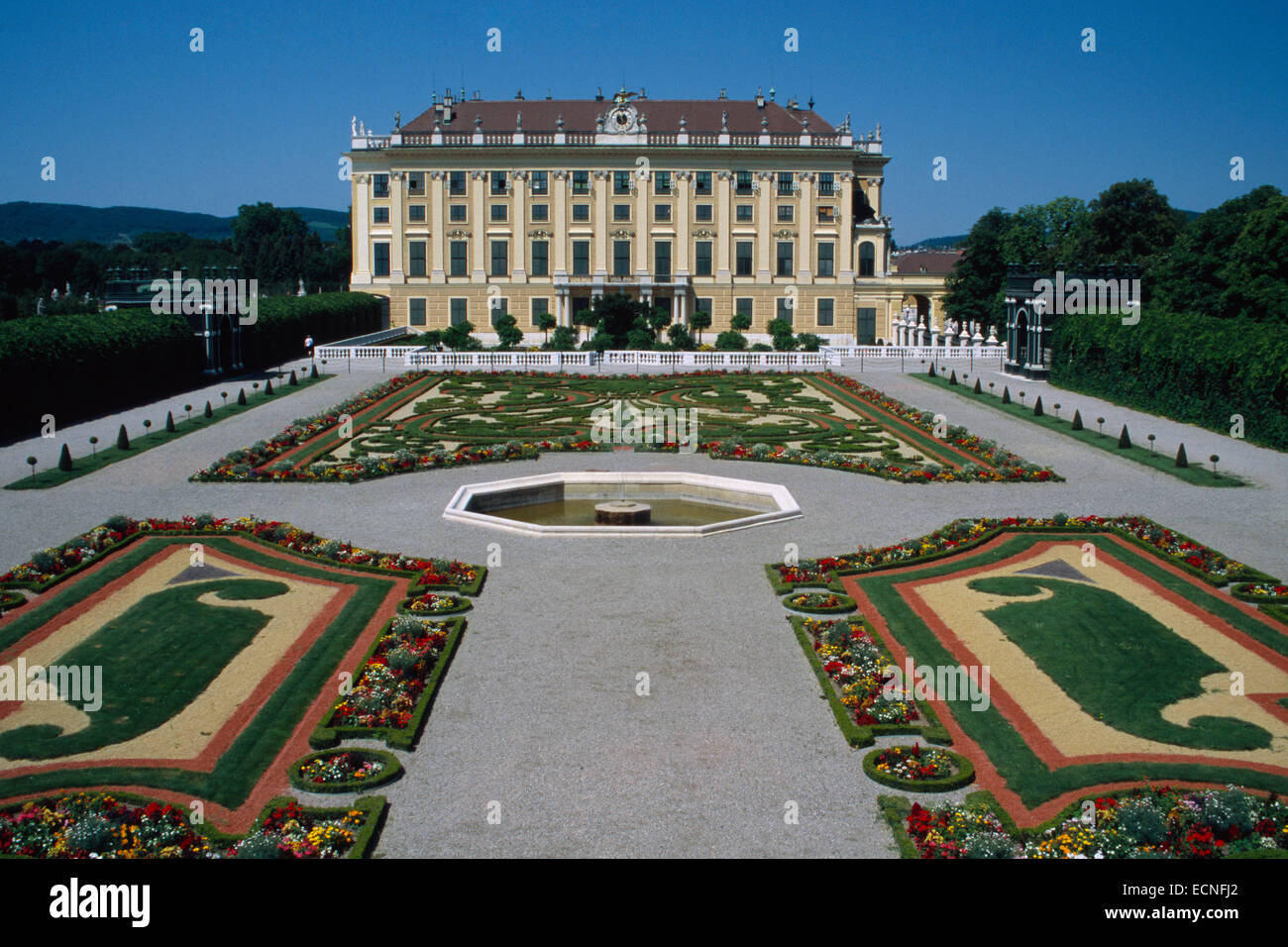 Austria vienna schonbrunn palace hi-res stock photography and images ...