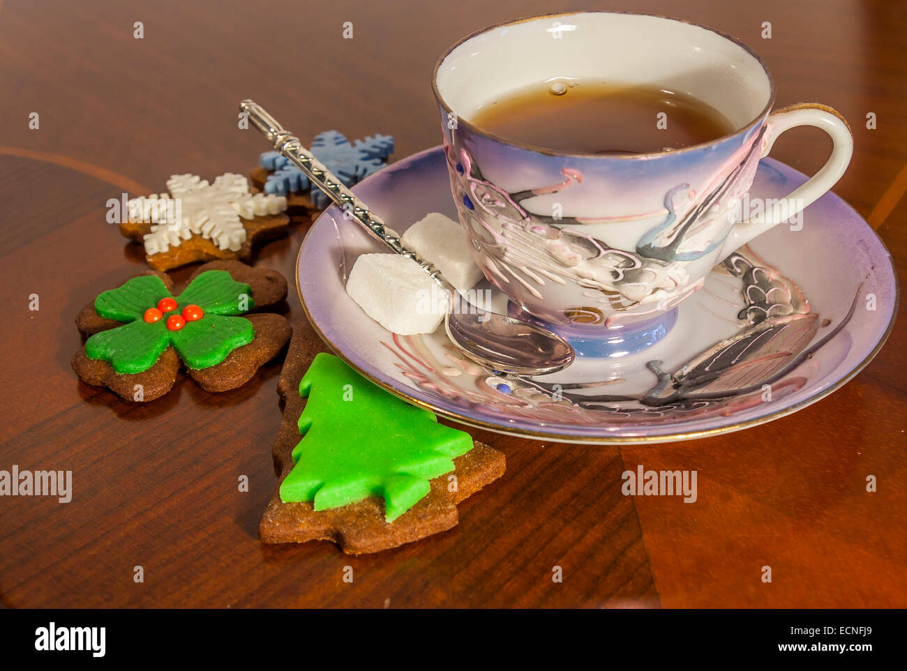 Gingerbread for tea hi-res stock photography and images - Alamy