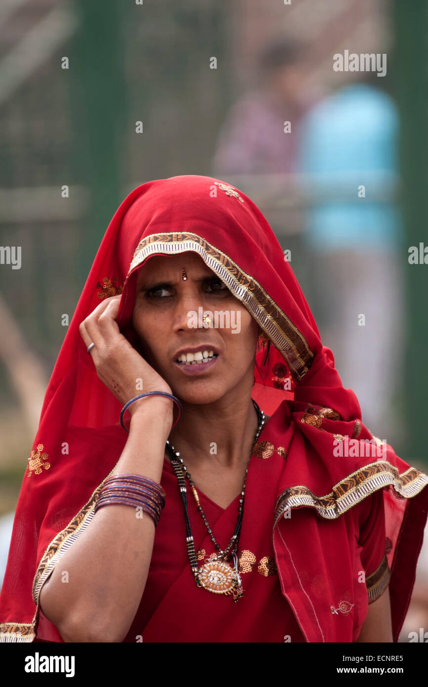 Hindu head scarf hi-res stock photography and images - Alamy