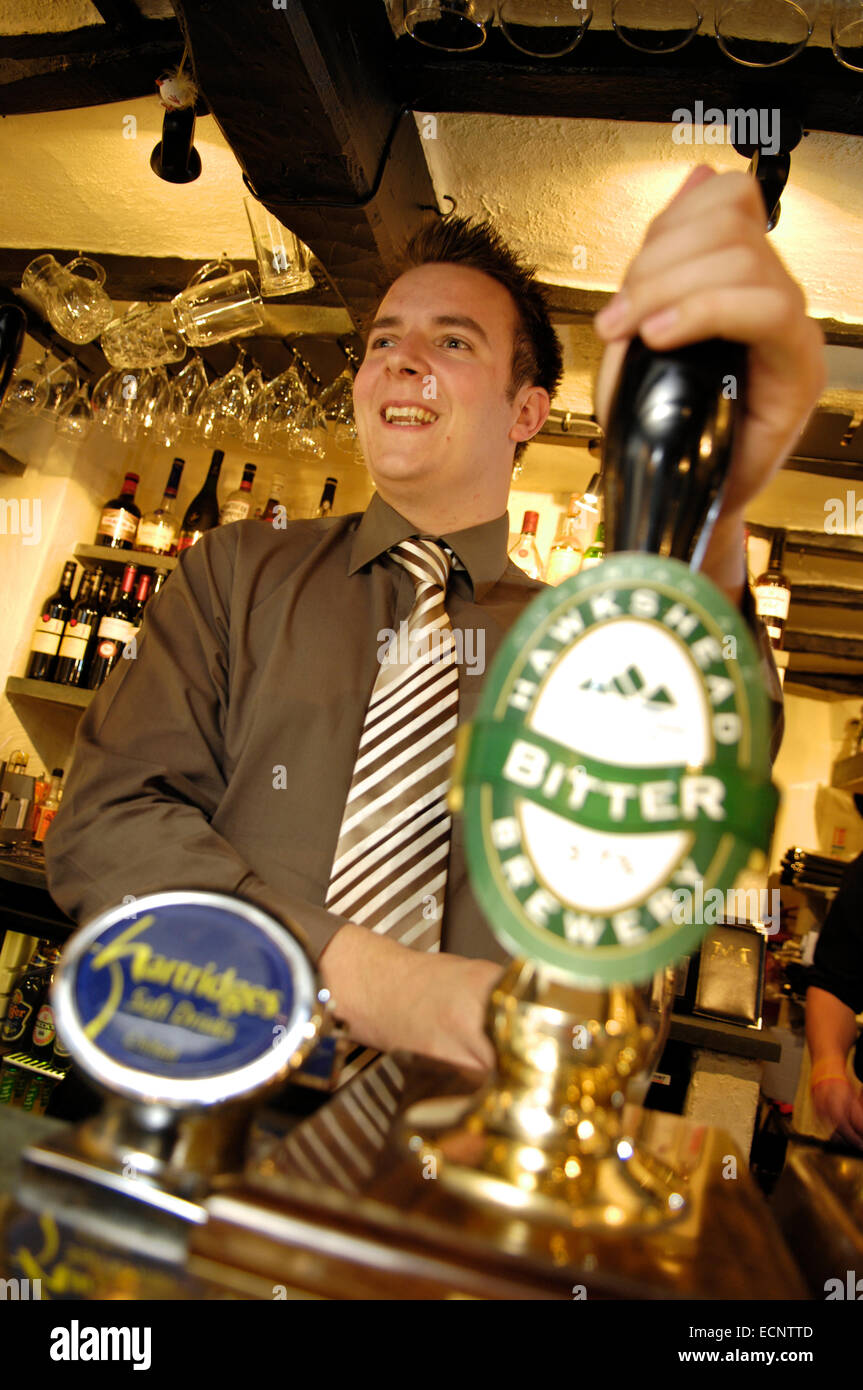 Hand pulling beer pump hi-res stock photography and images - Alamy