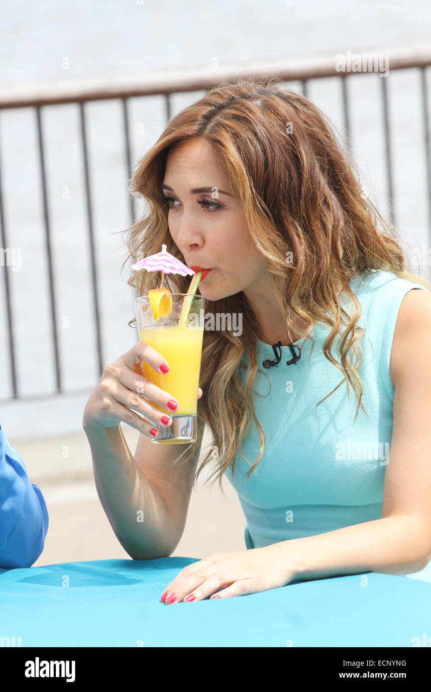 Loose women audience hi-res stock photography and images - Alamy