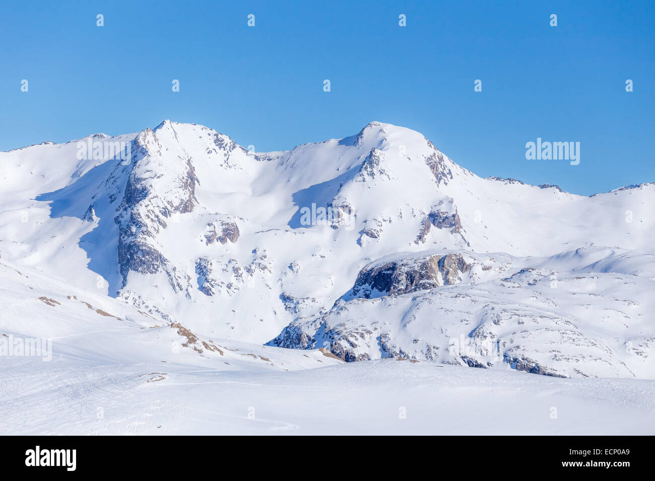 The snow and the mountains hi-res stock photography and images - Alamy