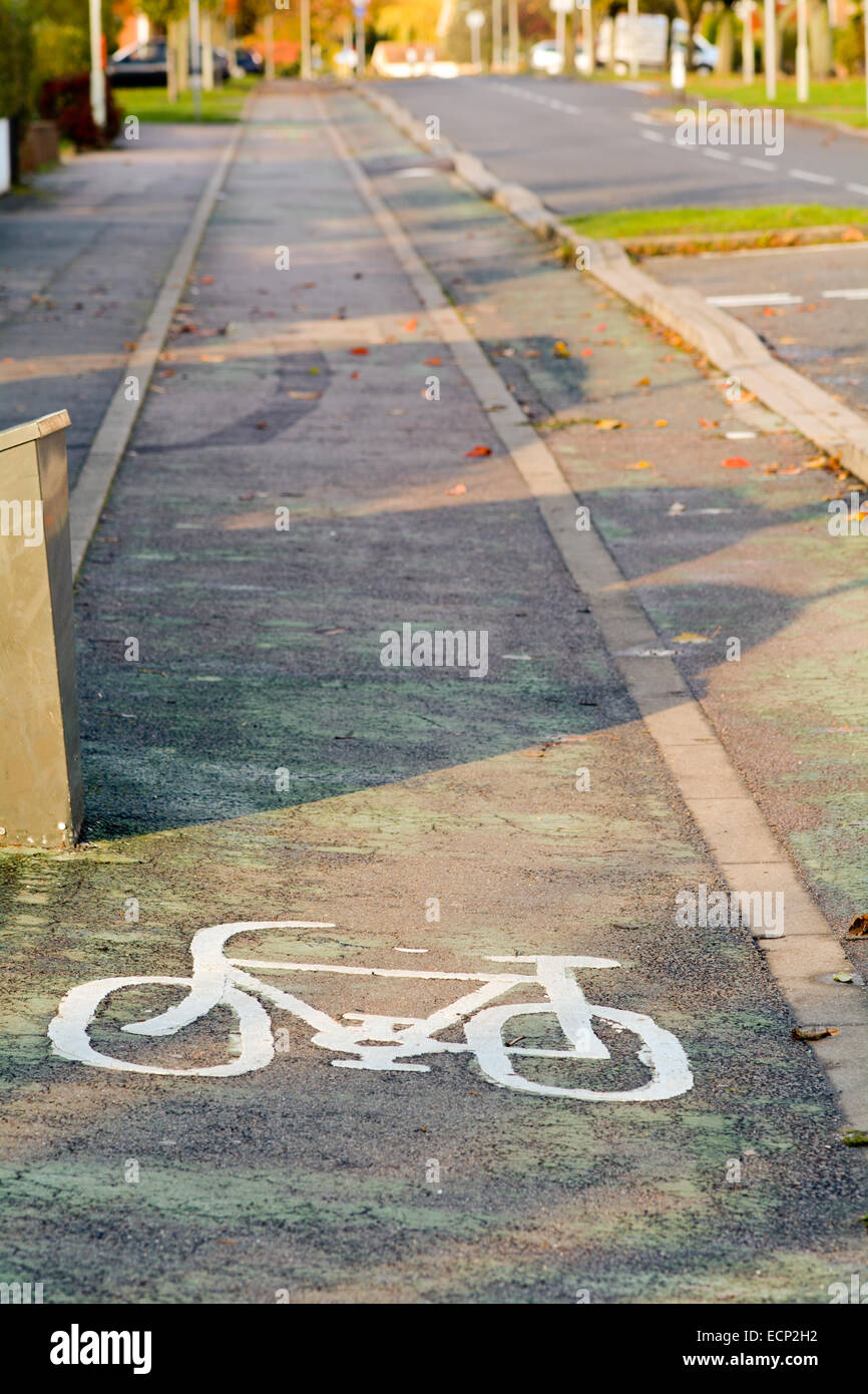 Bicycle symbol at start of cycle lane Stock Photo - Alamy