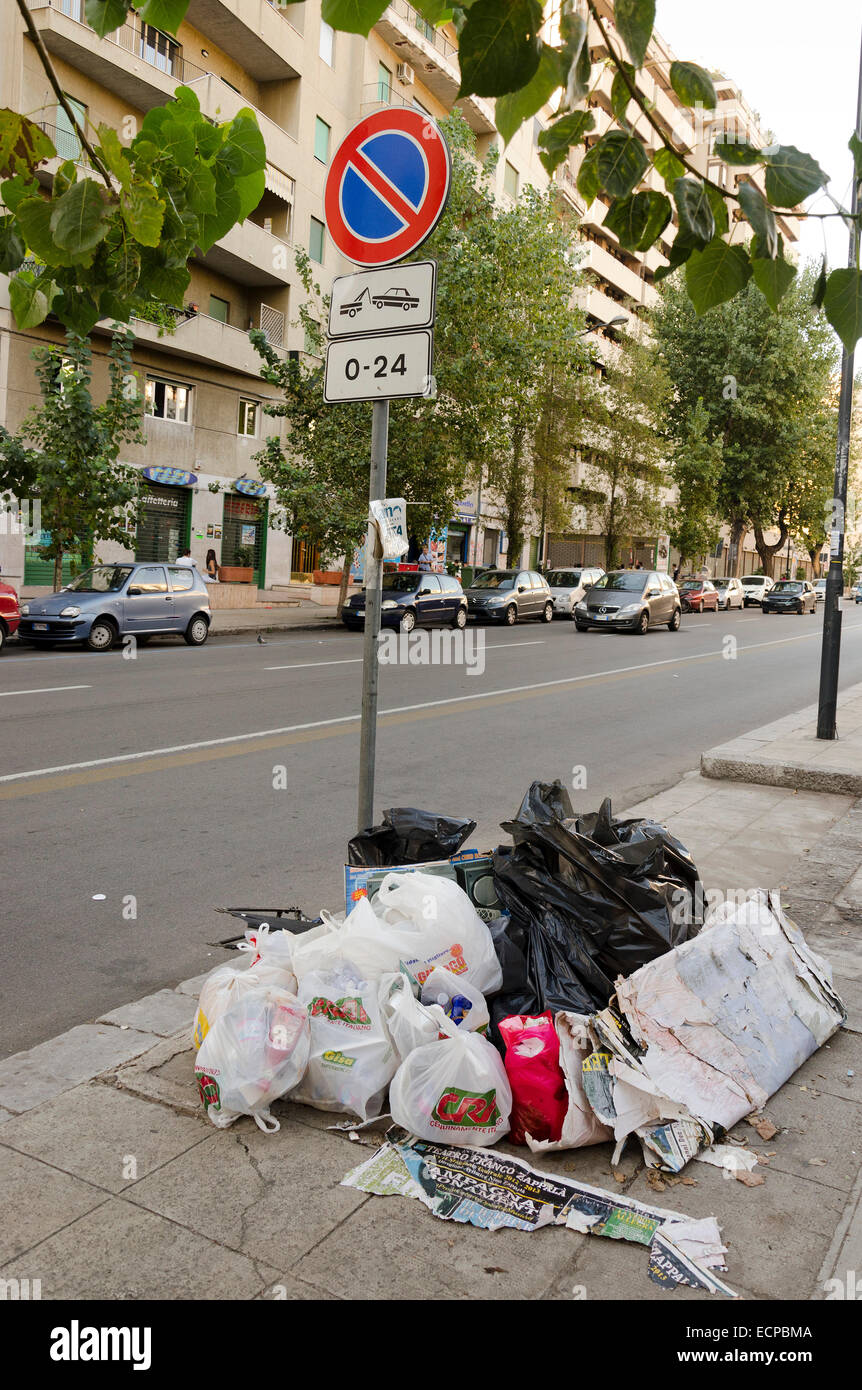 Unsanitary hi-res stock photography and images - Alamy