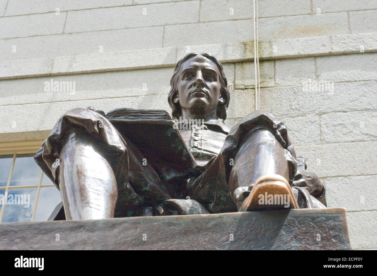 John Harvard Statue In Harvard Stock Photos & John Harvard Statue In ...