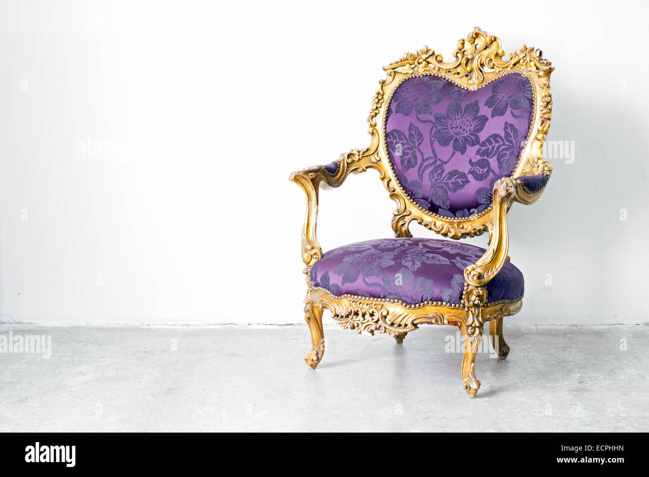 Purple royal chair hi-res stock photography and images - Alamy