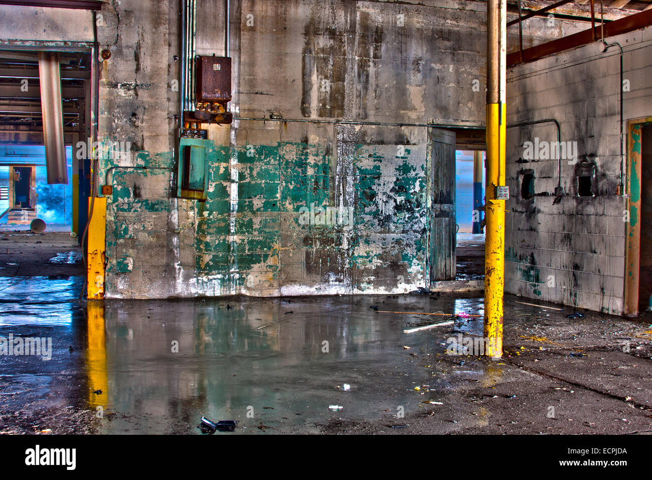 Abandoned industrial building Stock Photo - Alamy
