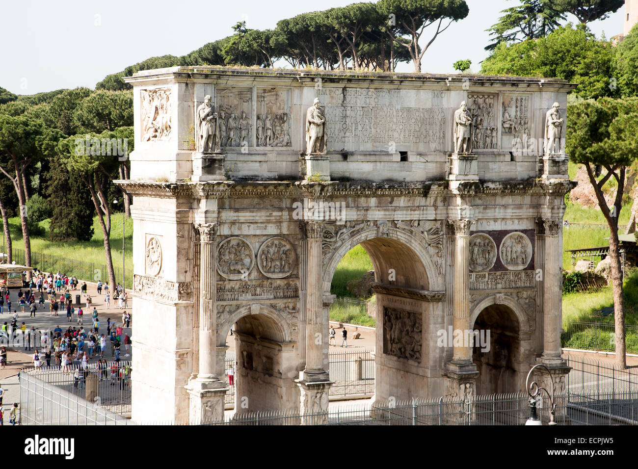 Arch titus coliseum rome hi-res stock photography and images - Alamy