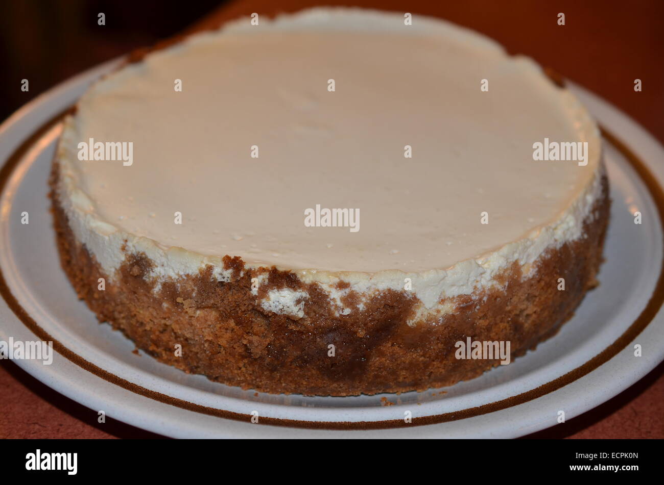 cheesecake on plate Stock Photo - Alamy