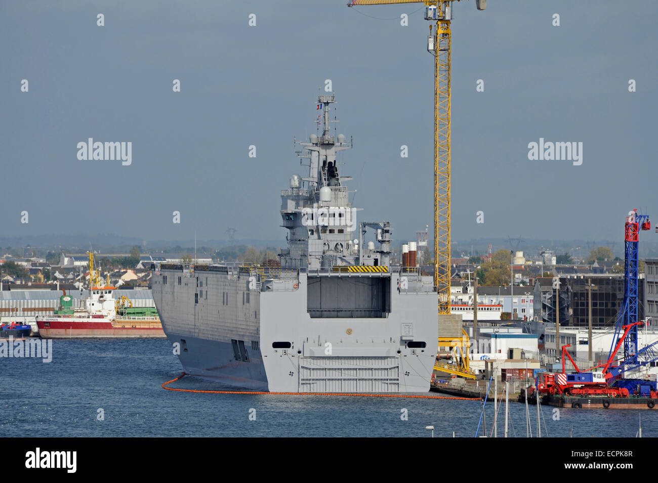 Mistral class vladivostok lhd russia hi-res stock photography and ...
