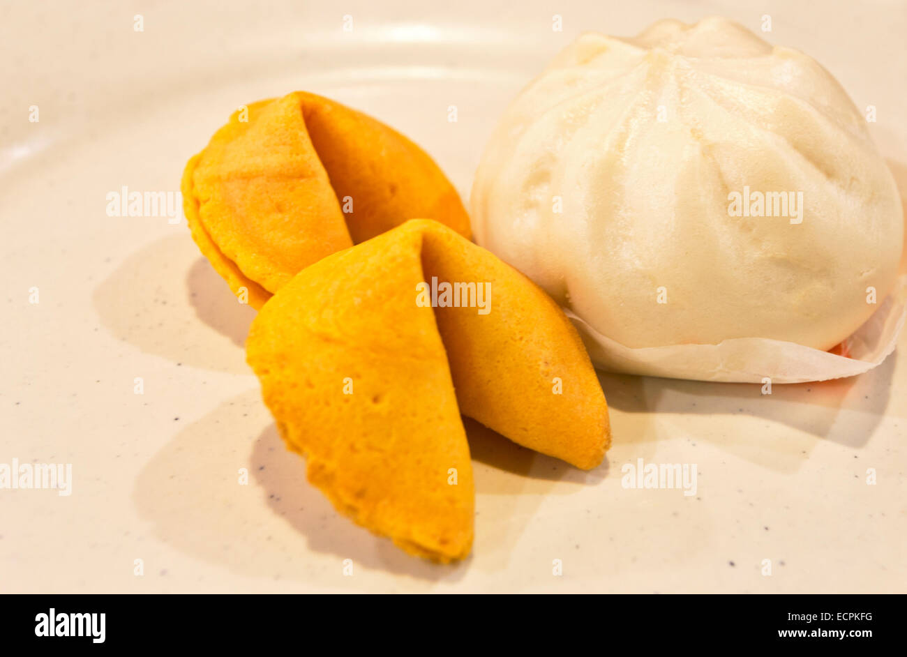 Chinese steamed bun hi-res stock photography and images - Alamy