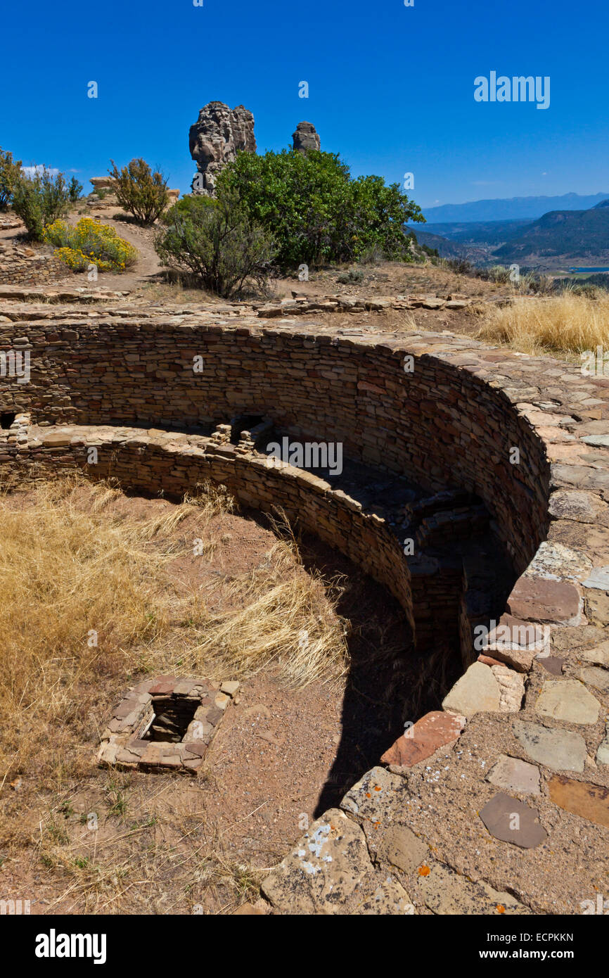 Pueblo indian kiva hi-res stock photography and images - Alamy