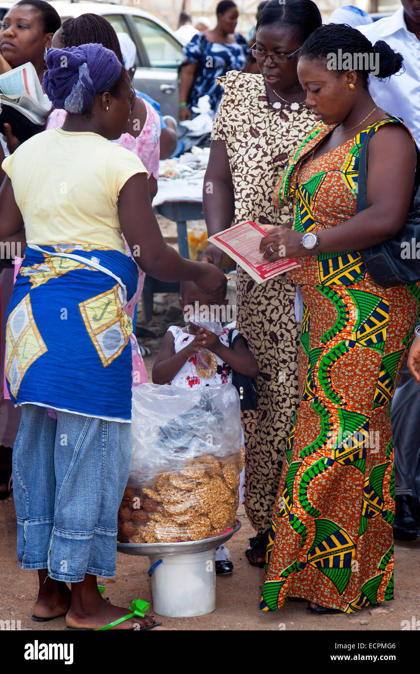African woman street vendor hi-res stock photography and images - Alamy