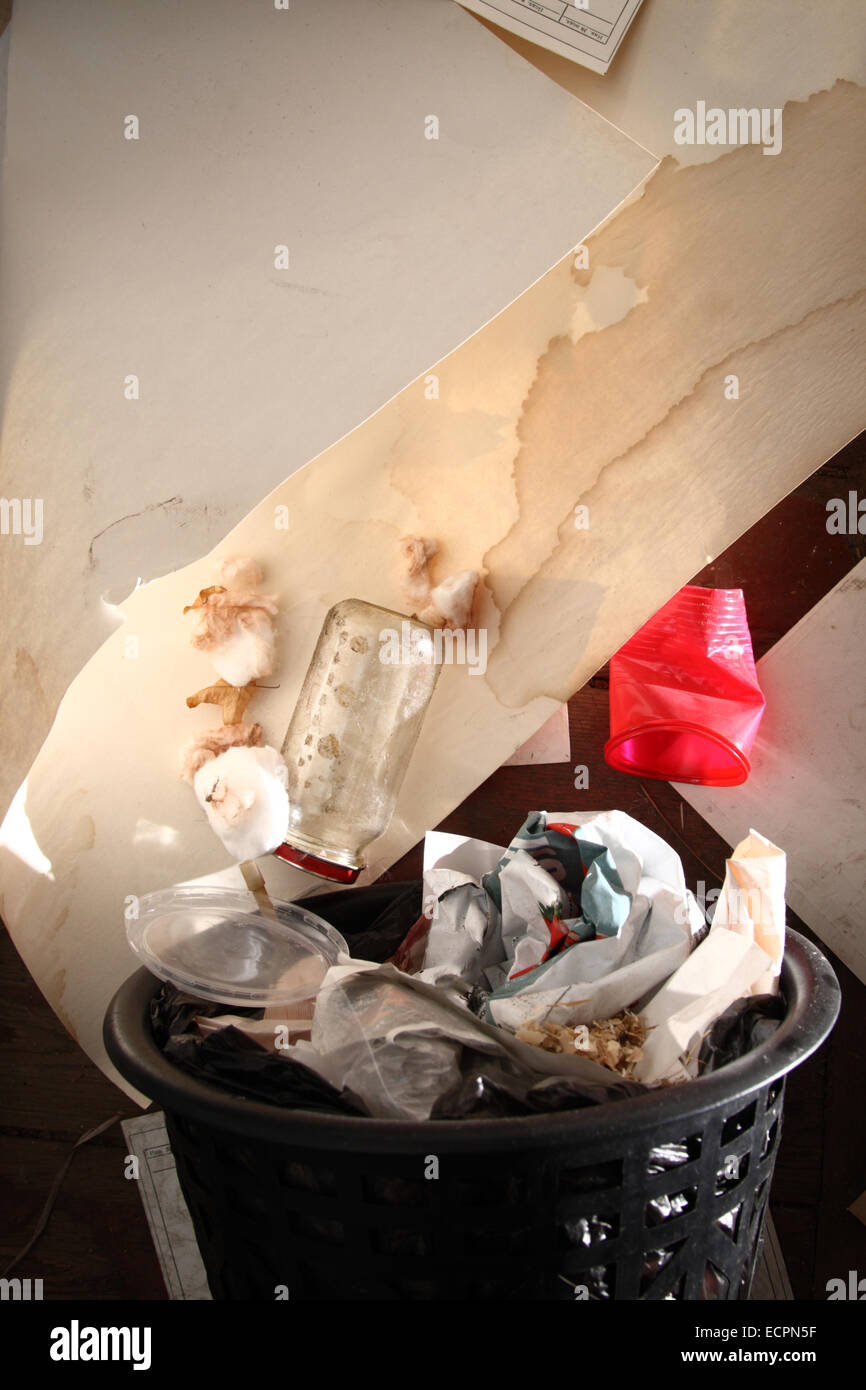 Messy place with paper and other stuff Stock Photo - Alamy