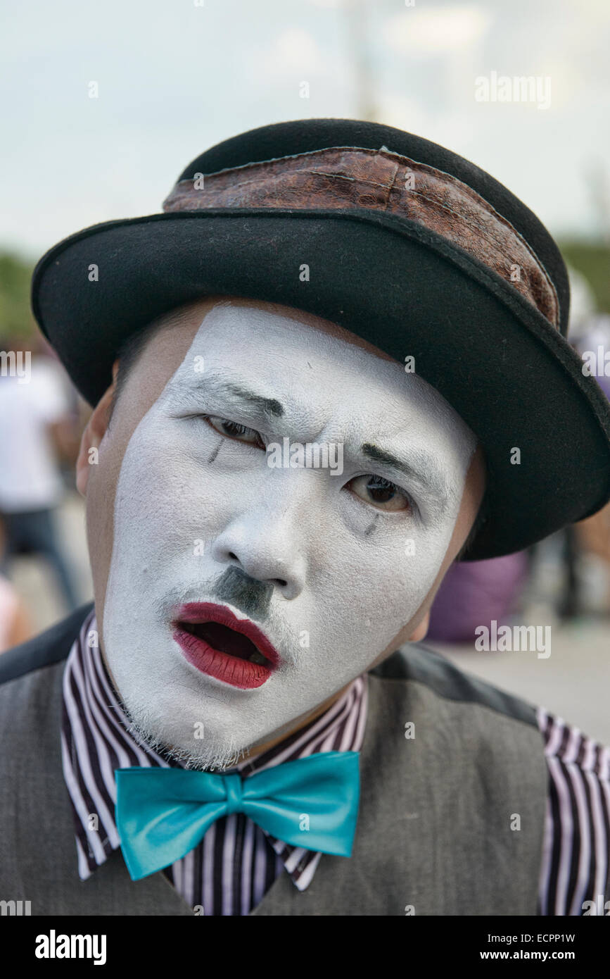 Puppet face paint hi-res stock photography and images - Alamy