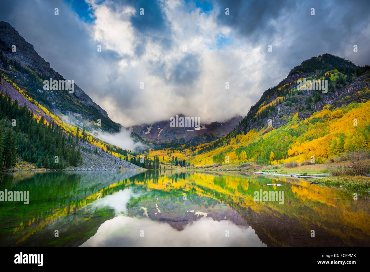 The Maroon Bells are two peaks in the Elk Mountains, Maroon Peak and ...