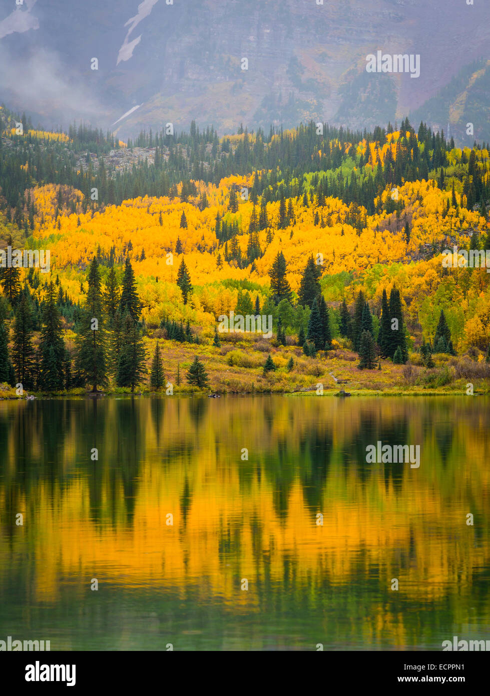 The Maroon Bells are two peaks in the Elk Mountains, Maroon Peak and ...