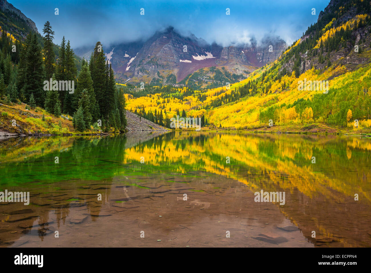 The Maroon Bells are two peaks in the Elk Mountains, Maroon Peak and ...