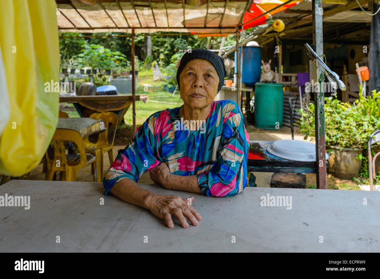 Palau woman hi-res stock photography and images - Alamy
