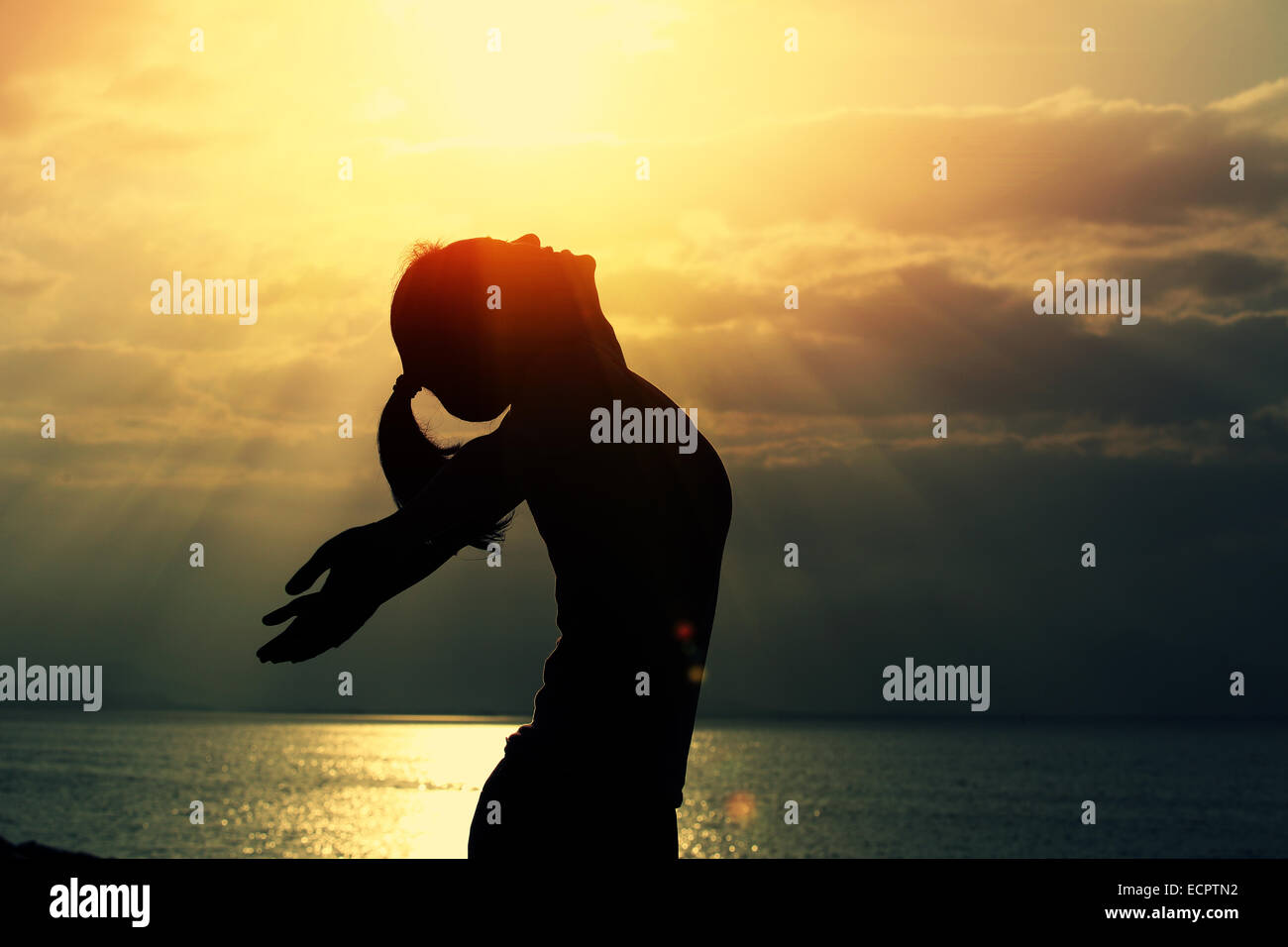 Woman open arms hi-res stock photography and images - Alamy