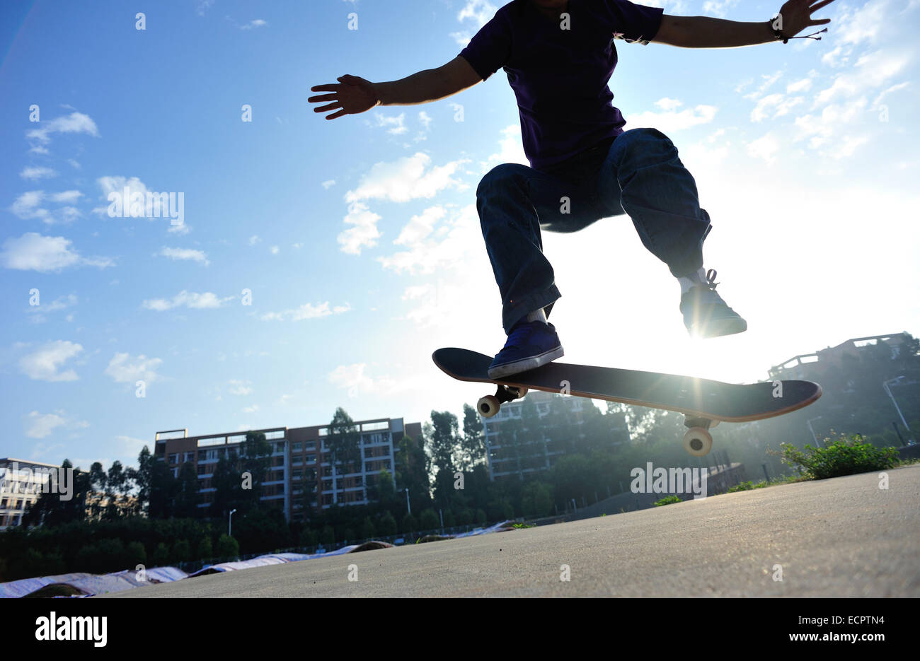 skateboarder skateboarding outdoor Stock Photo - Alamy