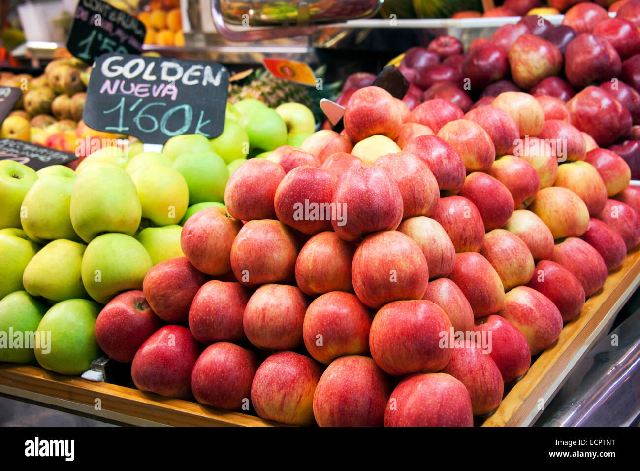 Traditional spanish baskets hi-res stock photography and images - Alamy
