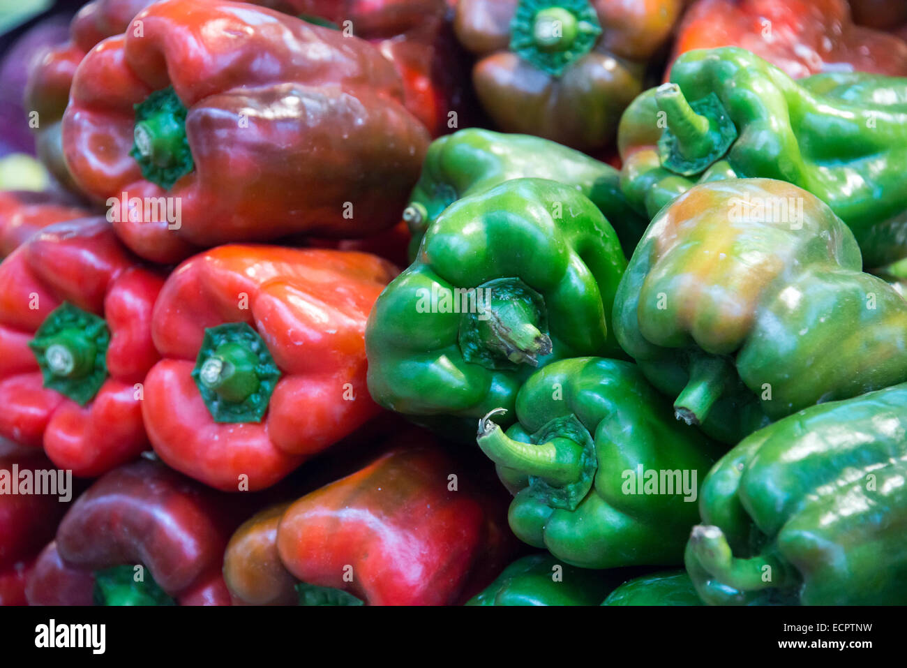 Greengrocer market hi-res stock photography and images - Alamy