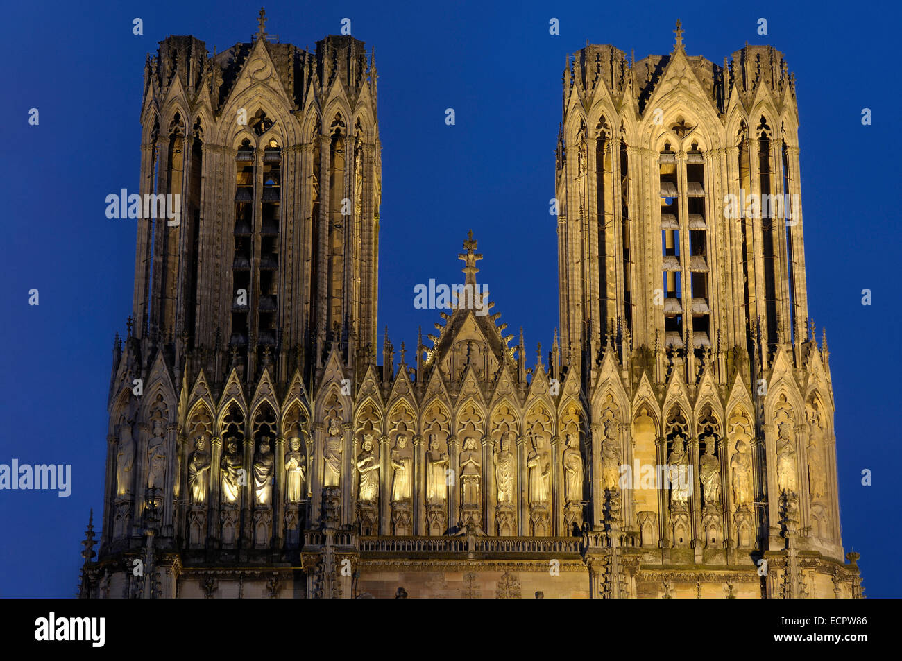 Reims cathedral france night hi-res stock photography and images - Alamy
