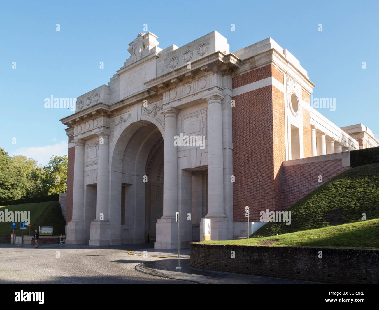 The menin gate memorial to the missing hi-res stock photography and ...