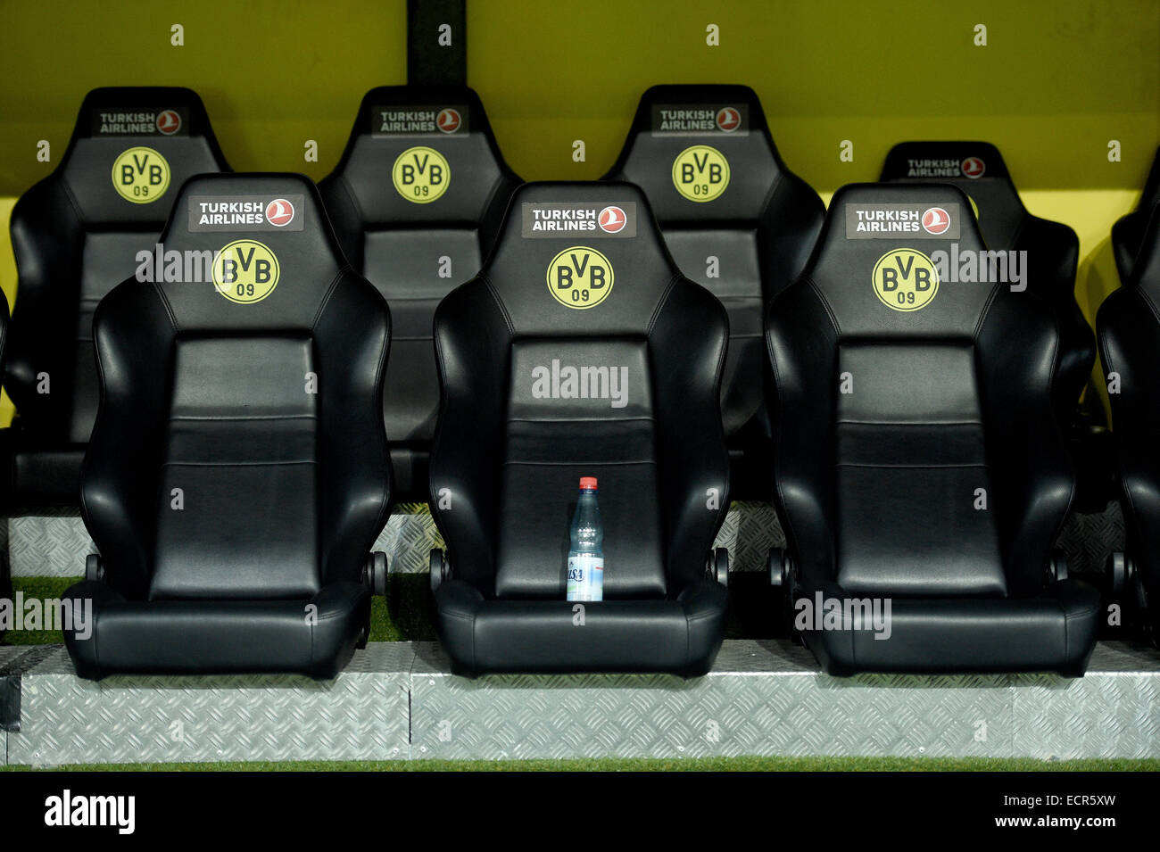 Subs bench hi-res stock photography and images - Alamy
