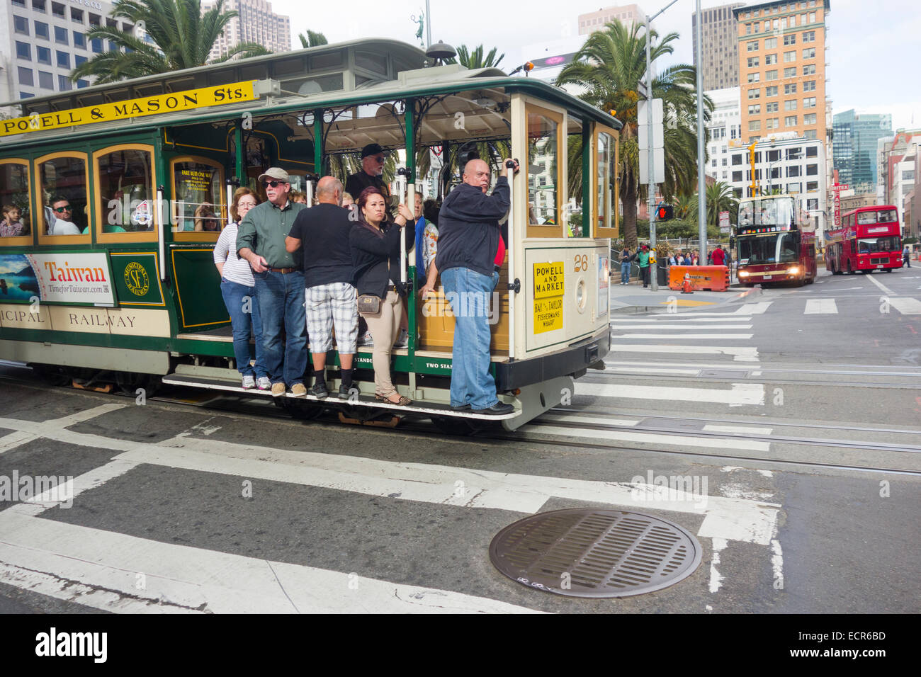 San francisco cable cars crowd hi-res stock photography and images - Alamy