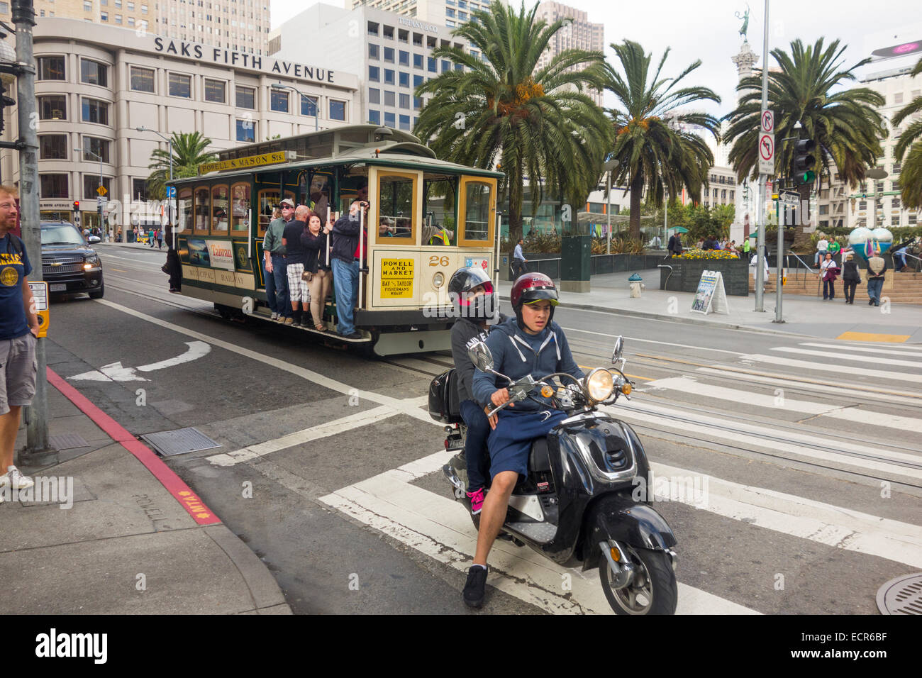 San francisco cable cars crowd hi-res stock photography and images - Alamy